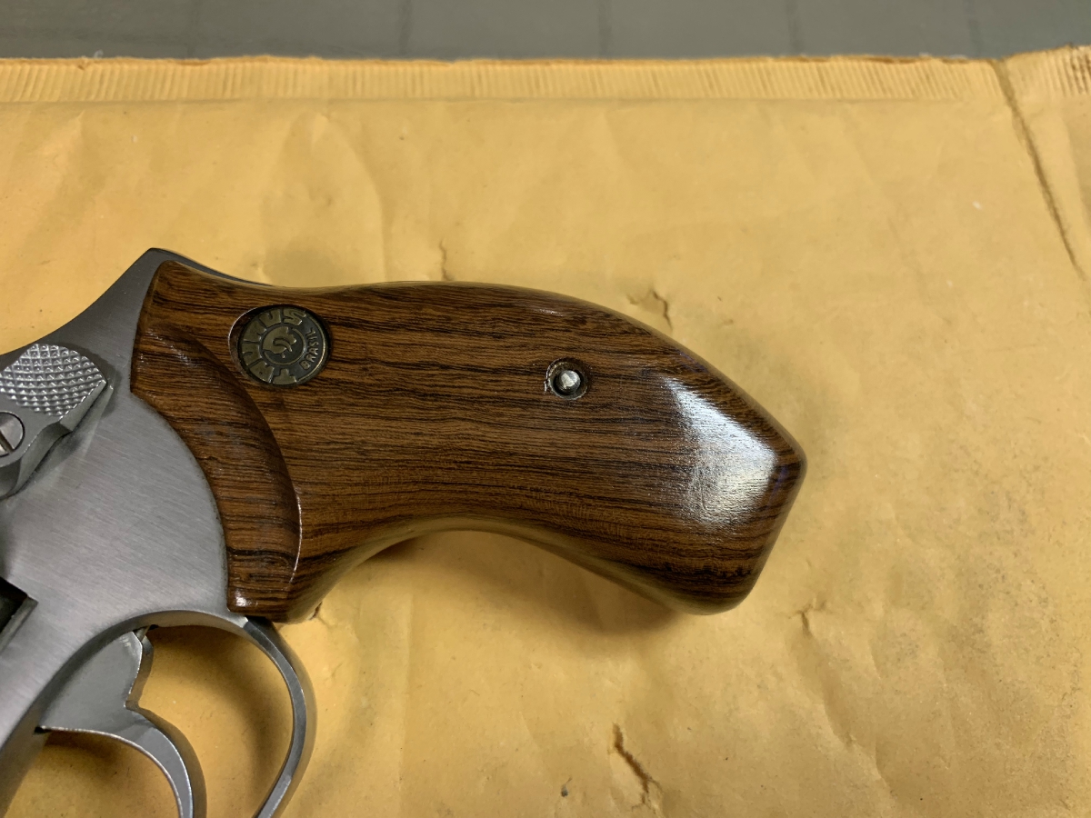 TAURUS - MODEL M85 5 SHOT HIDDEN HAMMER REVOLVER WOOD GRIPS STAINLESS 2 ...