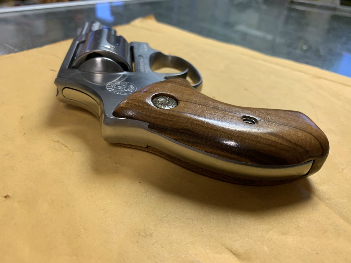 TAURUS MODEL M85 5 SHOT HIDDEN HAMMER REVOLVER WOOD GRIPS STAINLESS 2 ...