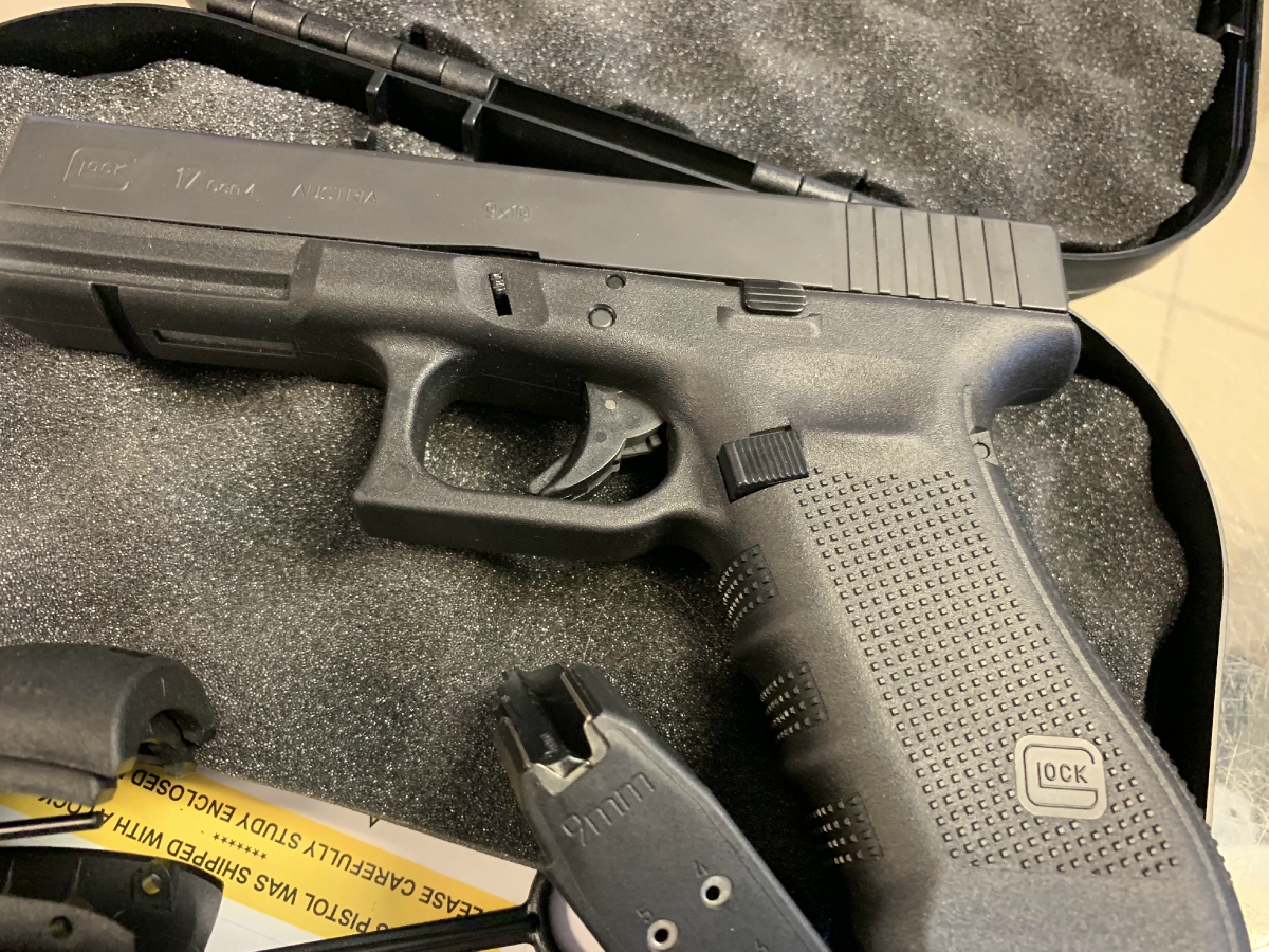 Glock Model G17 Gen 4 Semi-Auto Pistol In Excellent Used Condition One ...