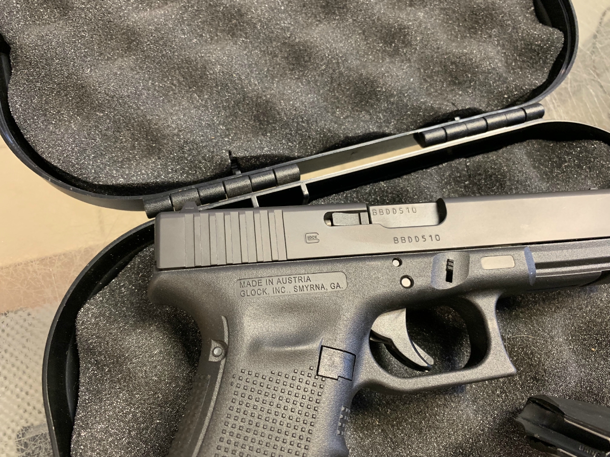 Glock Model G17 Gen 4 Semi-Auto Pistol In Excellent Used Condition One ...