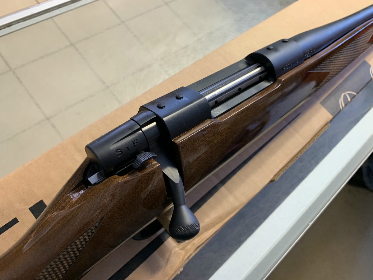 Weatherby Vanguard Sporter Deluxe 243 Win Bolt Action Rifle, 24 Inch ...