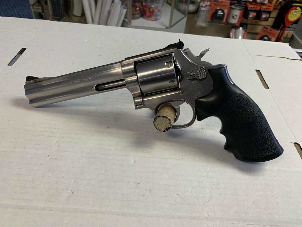 SMITH & WESSON MODEL 686-3 6 SHOT STAINLESS REVOLVER 6 INCH UNFLUTED ...