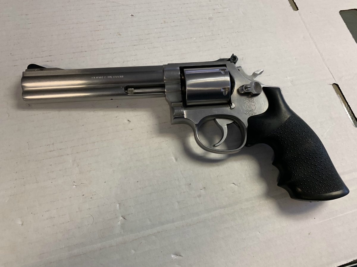 Smith & Wesson Model 686-3 6 Shot Stainless Revolver 6 Inch Unfluted ...