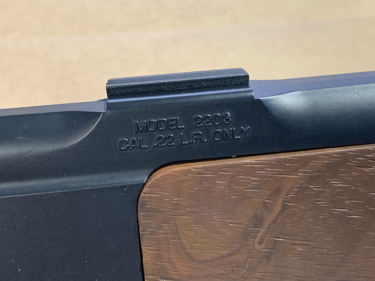 Daisy Model 2203 Semi-Auto Rifle 19 Inch Barrel One 7 Round Magazine ...