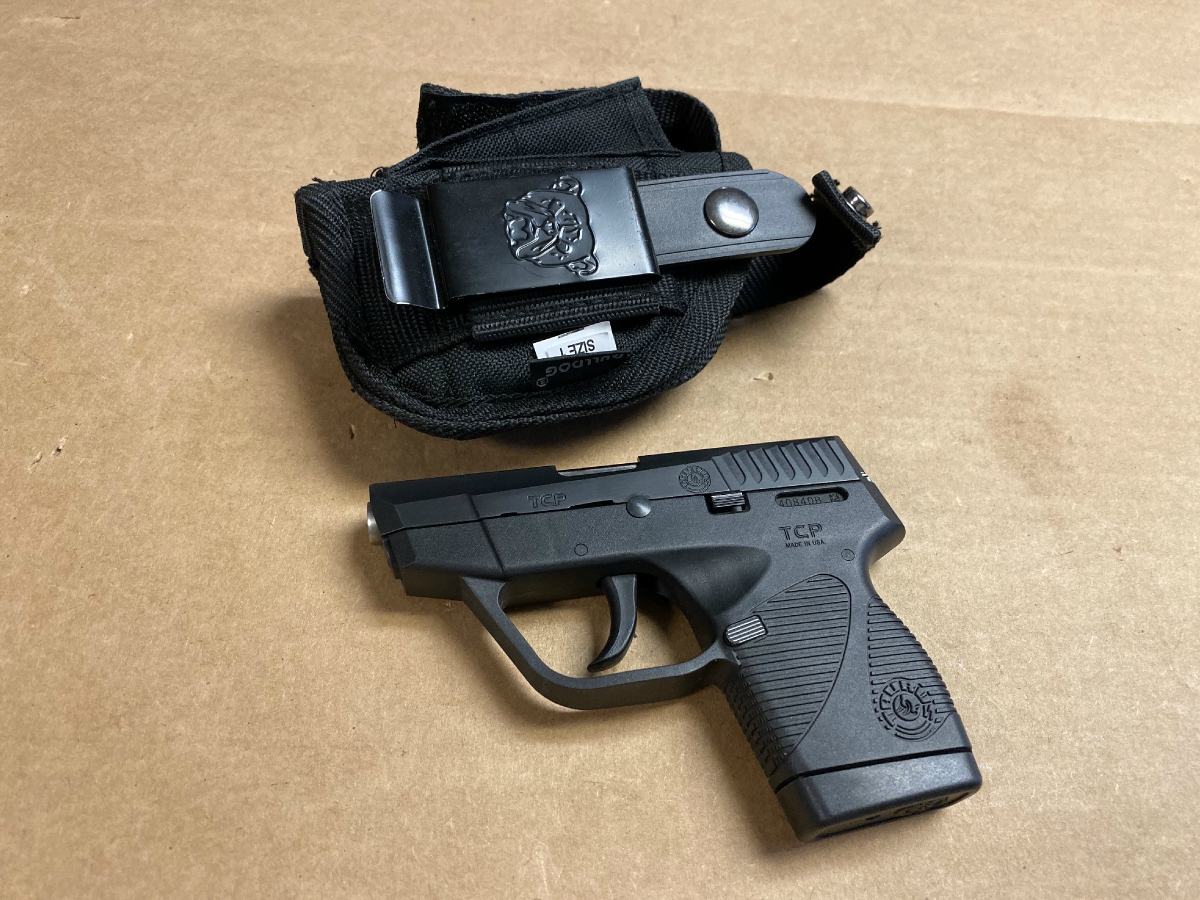 Model Pt 738 Taurus Compact Pistol Semi-Auto 6+1 Magazine With Holster ...