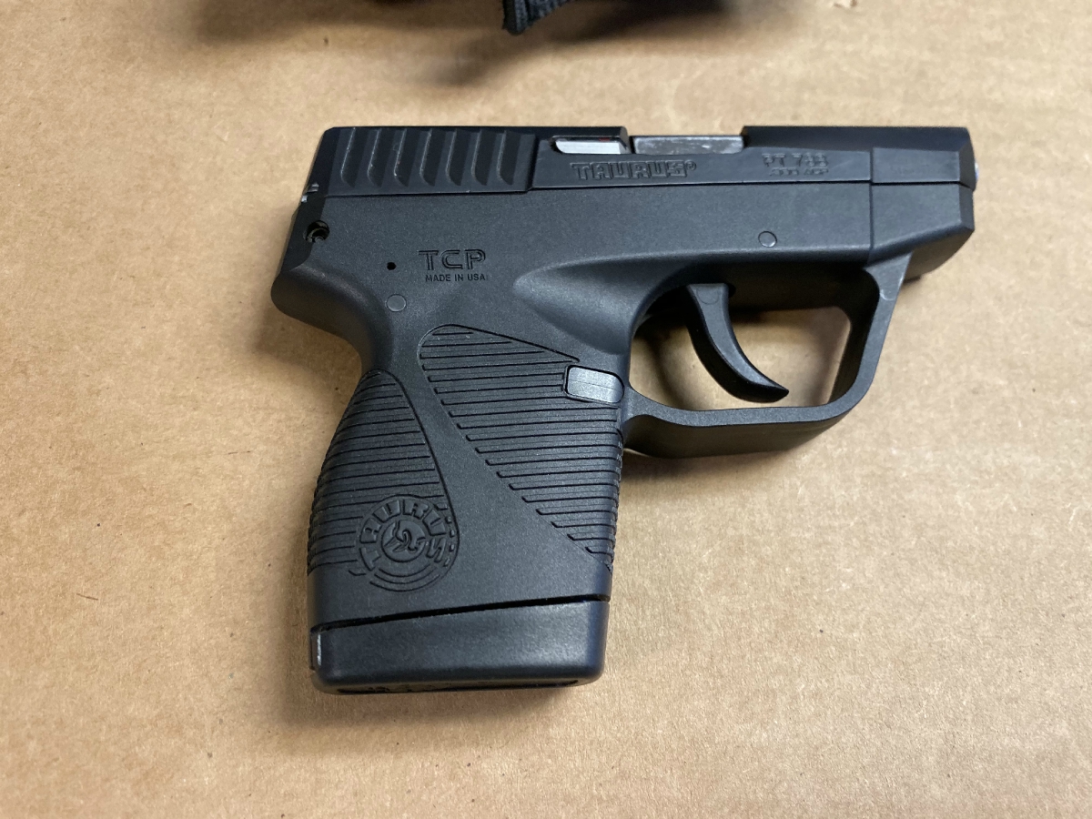 Model Pt 738 Taurus Compact Pistol Semi-Auto 6+1 Magazine With Holster ...