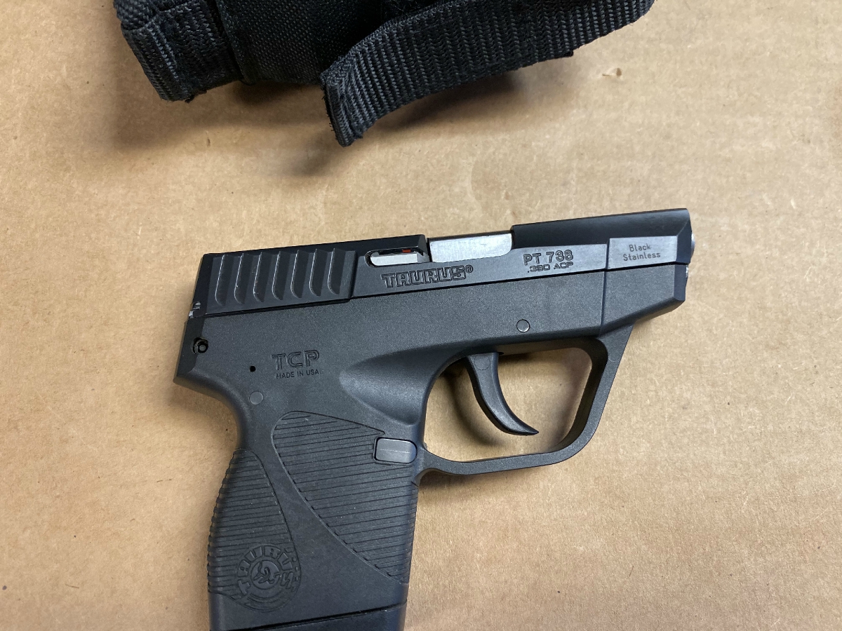 Model Pt 738 Taurus Compact Pistol Semi-Auto 6+1 Magazine With Holster ...