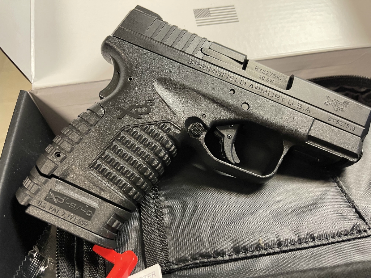 Springfield Armory MODEL XDS-40 3.3 Inch Barrel Black 7 and 6 Round ...