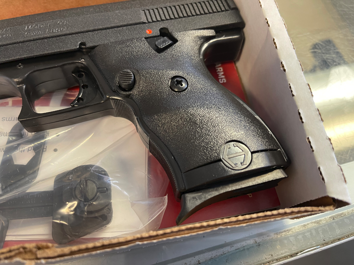 Hi-Point Model C9 9mm Luger 3.50 Inch Barrel 8+1 Black Black Steel ...