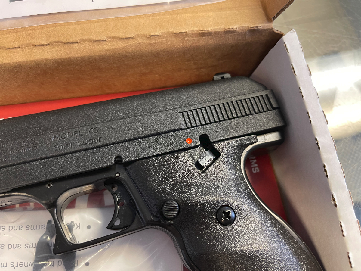 Hi-Point Model C9 9mm Luger 3.50 Inch Barrel 8+1 Black Black Steel ...