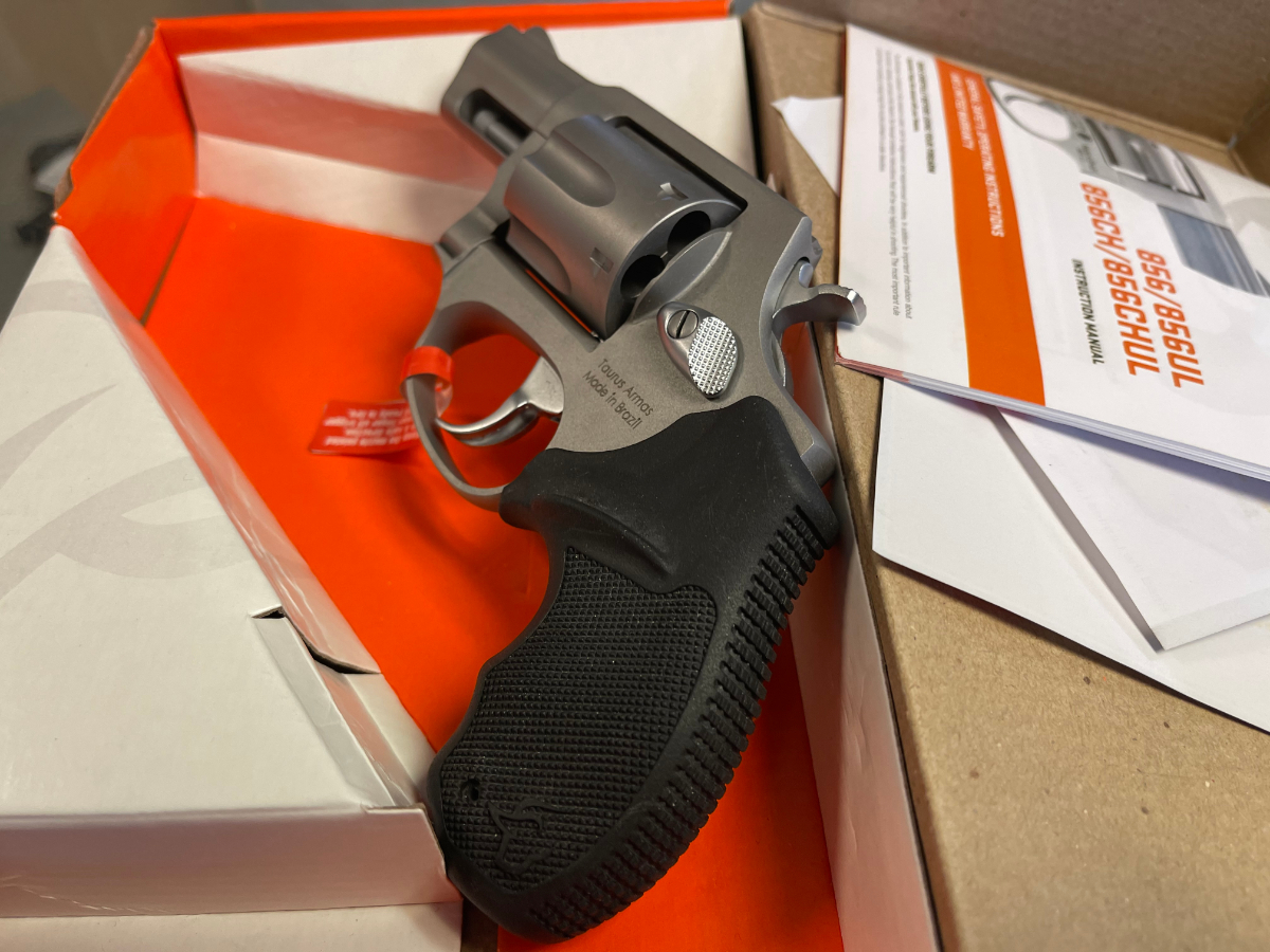 Taurus Model 856 38sp Matte Stainless 2 Inch Barrel 6 Shot Revolver ...