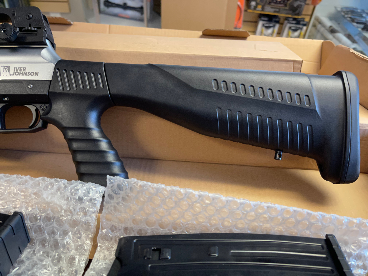 Iver Johnson Stryker Ar15 Style Semi-Auto Nickel 12 Gauge 20 Inch ...