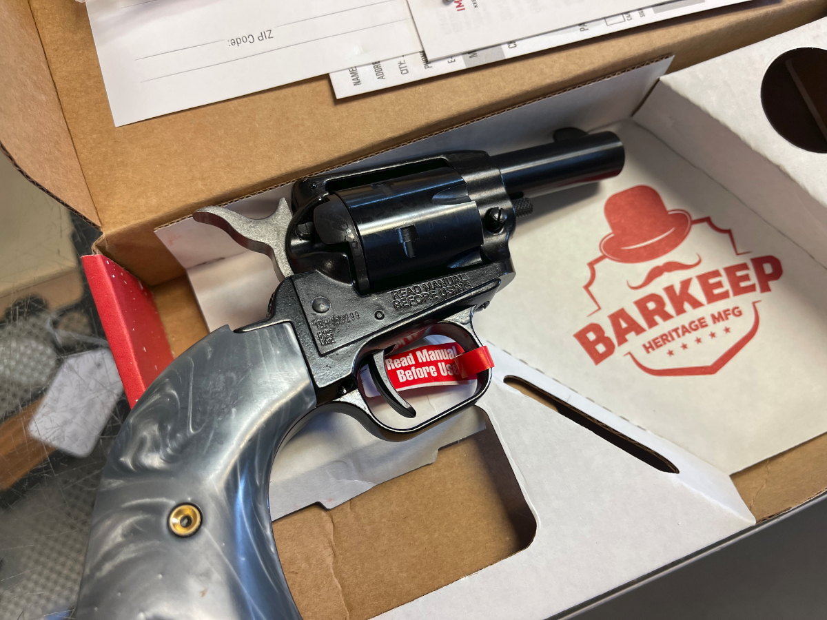 Heritage Barkeep 22 Lr 6rd 2 Inch Barrel Black Oxide Steel Gray Pearl ...