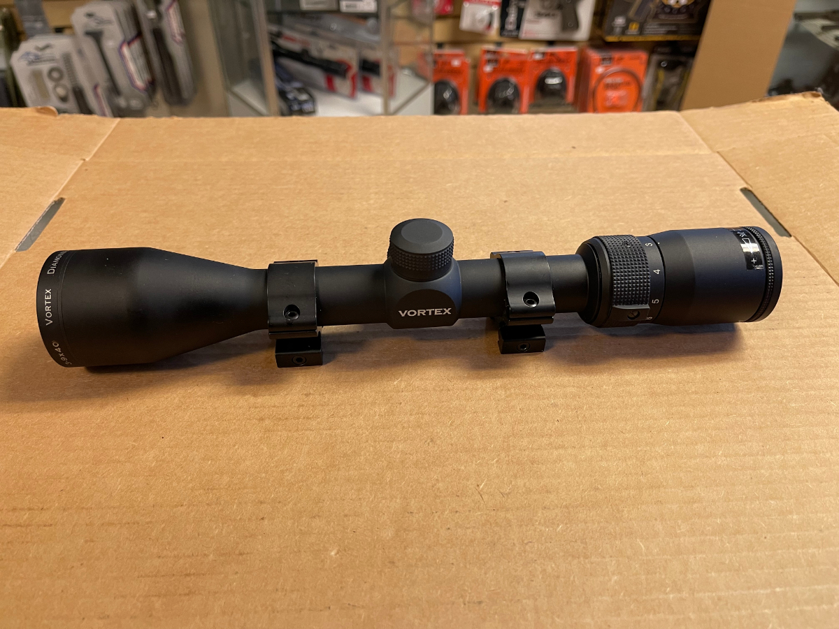 Vortex Diamondback 3-9x40 Rifle Scope With Rings In Excellent Condition ...