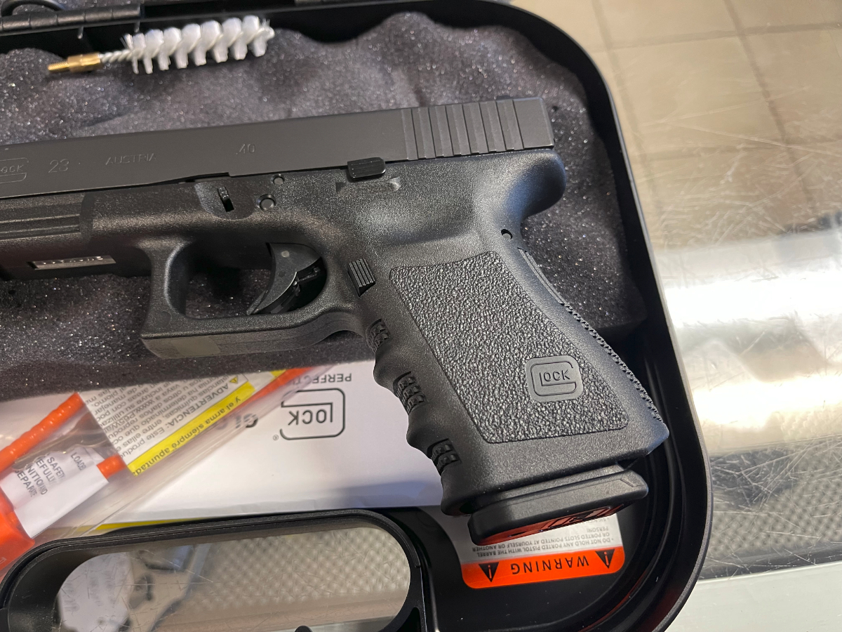 Glock G23 Gen 3 Compact 4.02 Inch Barrel 13+1 Black Steel Slide Fixed ...