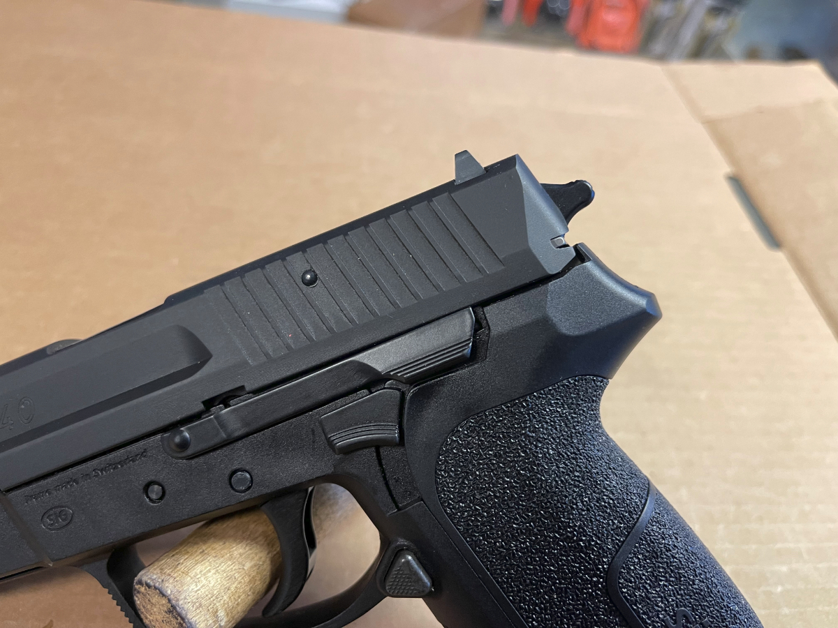 Sig Sauer Sig Pro 2340 Semi-Auto Pistol 4 Inch Barrel 10+1 Mag Nice .40 ...