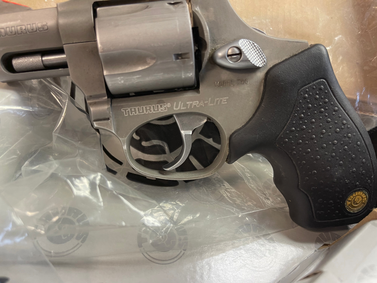 Taurus Model 380 Ultra Lite 5 Shot Revolver 1.75 Inch Barrel Moon Clips ...