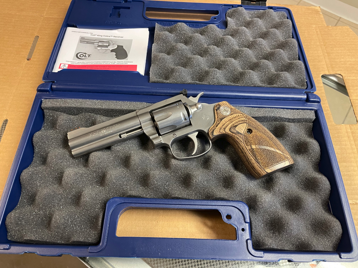 Colt King Cobra Target 4.25 Inch Barrel 6rd Capacity Stainless Steel ...