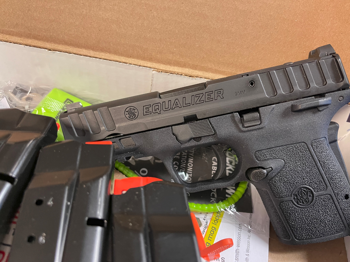 Smith & Wesson Equalizer 15+1 3.68 Inch Barrel Armornite Stainless ...