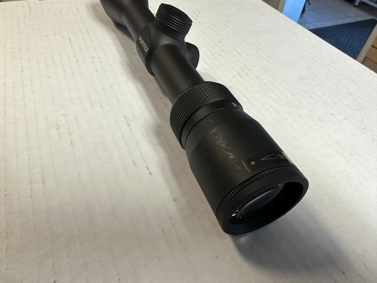 EXCELLENT USED VORTEX OPTICS USA DIAMONDBACK 3-9X40 RIFLE SCOPE NICE ...