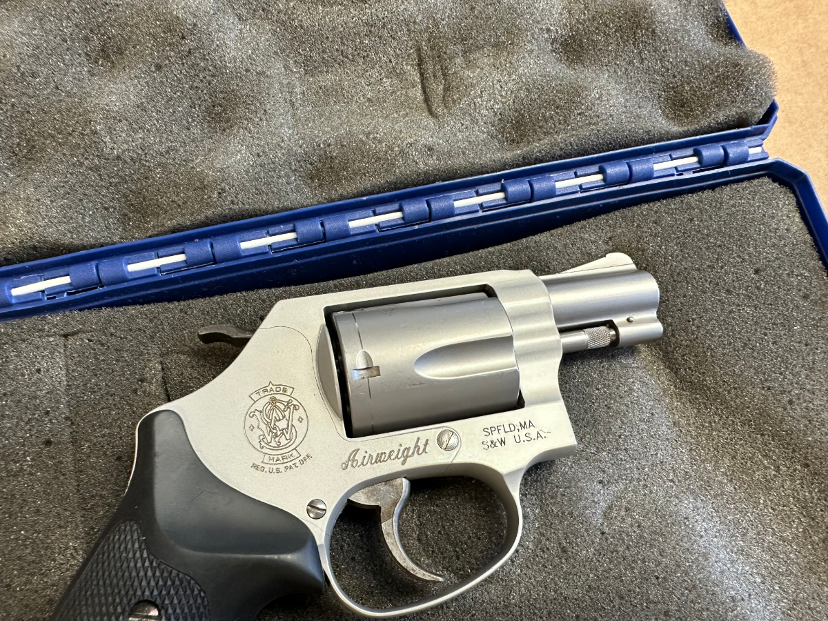 Smith & Wesson Model 637-2 Airweight 5 Shot Revolver 2 Inch Barrel ...