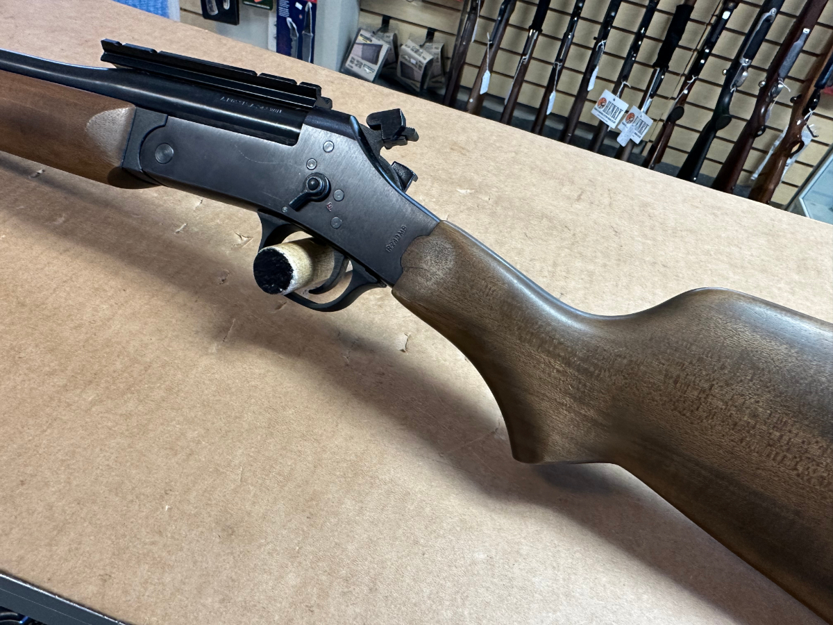 Rossi SINGLE SHOT RIFLE WITH WOOD STOCK INCLUDES SCOPE BASE IN VERY ...
