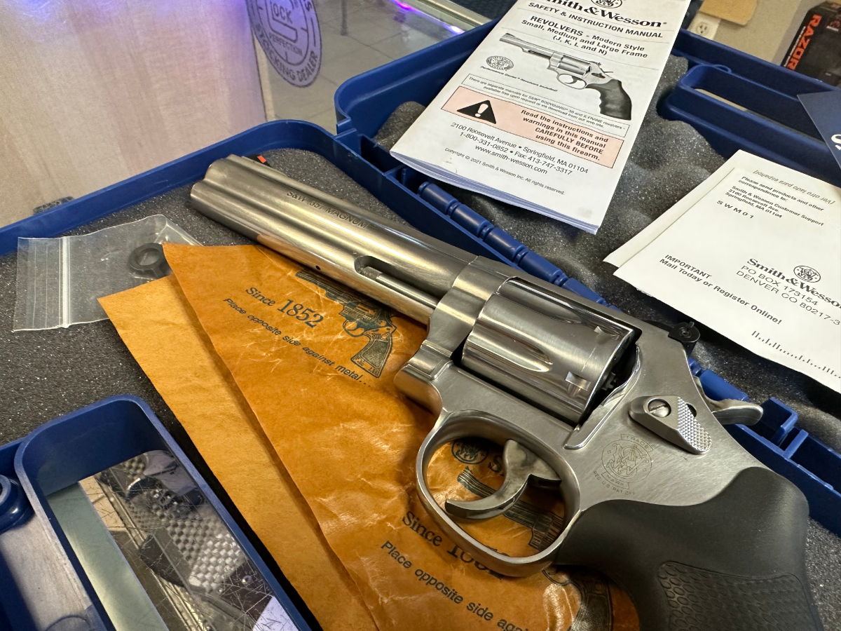 Smith & Wesson Model 686 Plus 6 Inch Barrel & 7rd Cylinder Stainless ...