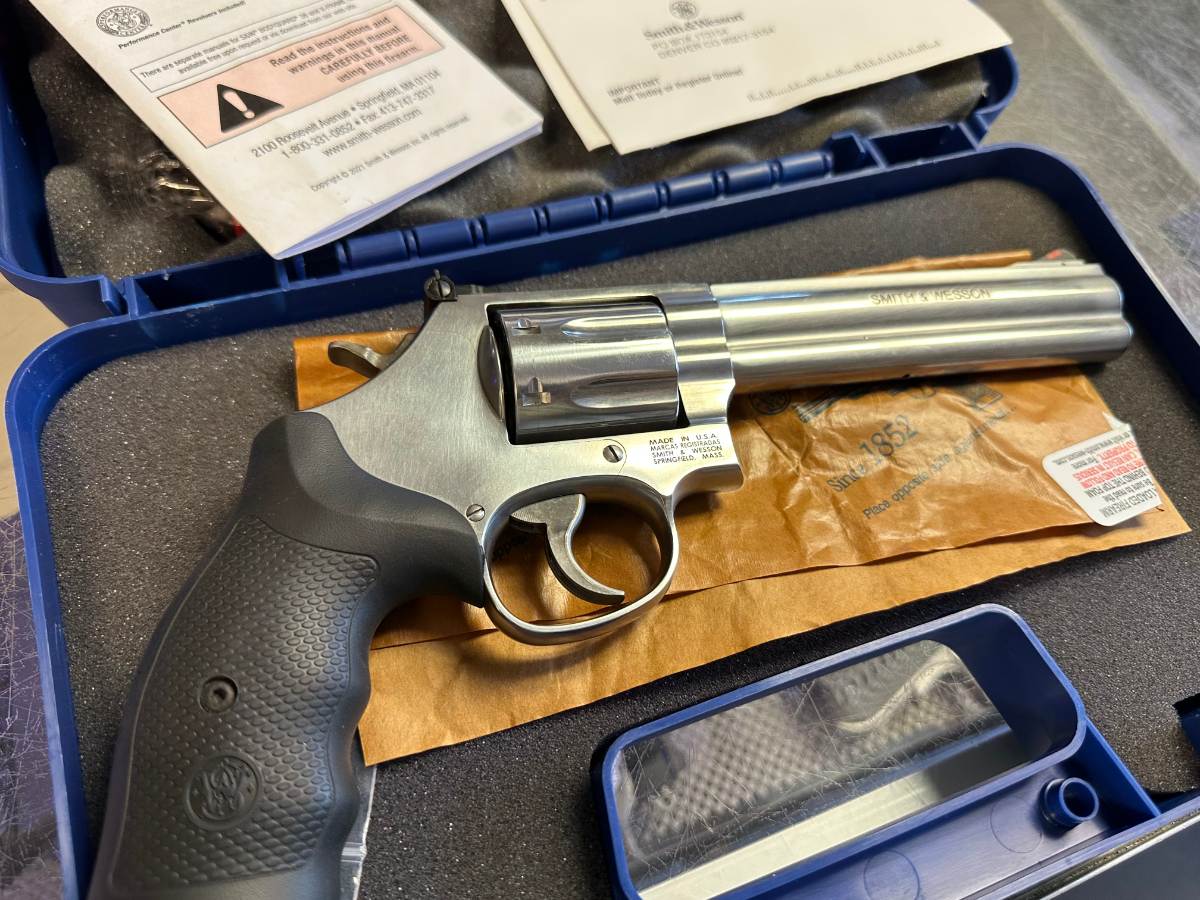 Smith & Wesson Model 686 Plus 6 Inch Barrel & 7rd Cylinder Stainless ...
