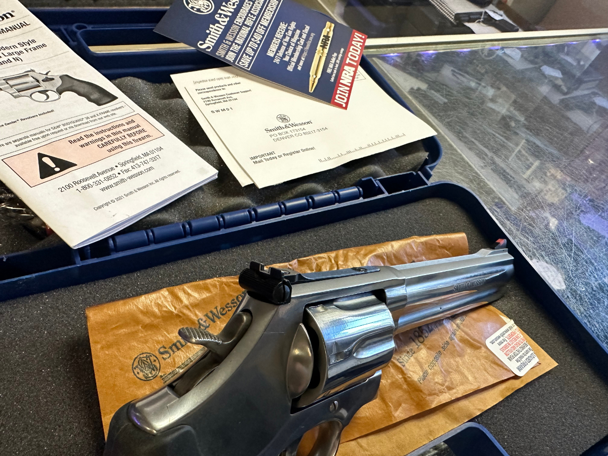 Smith & Wesson Model 686 Plus 6 Inch Barrel & 7rd Cylinder Stainless ...