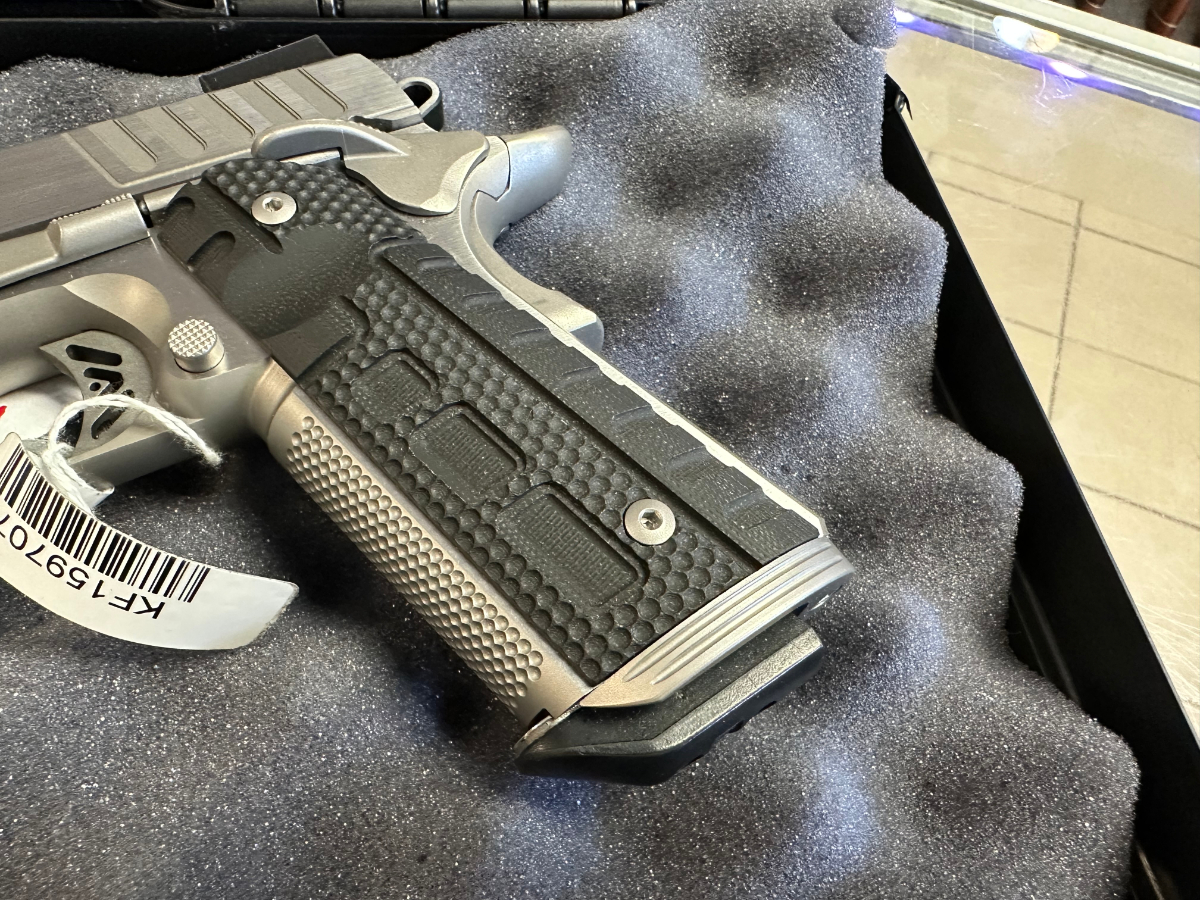 Kimber The RAPIDE (Frost) A truly unique 1911 with stepped cocking ...