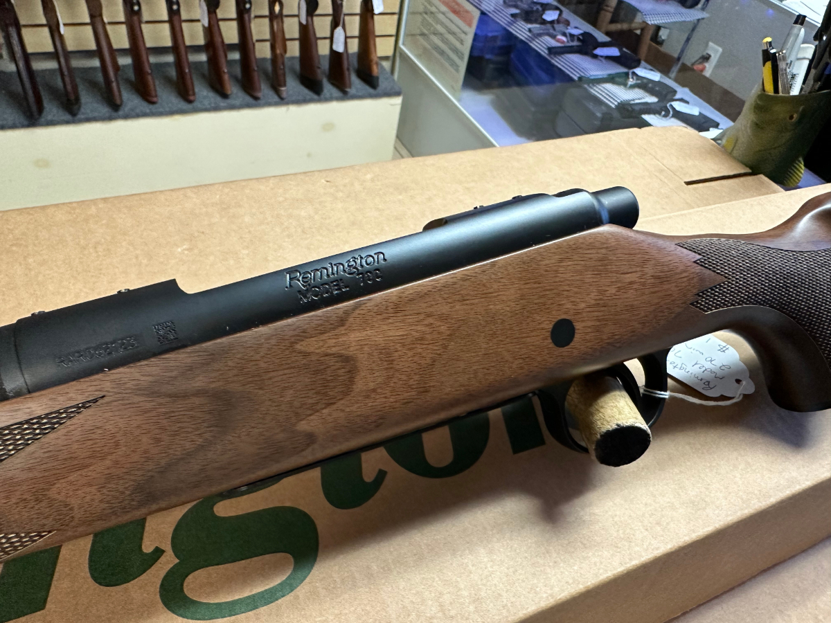 Remington 700 CDL 270 Win Caliber with 4+1 Capacity 24 Inch Barrel ...