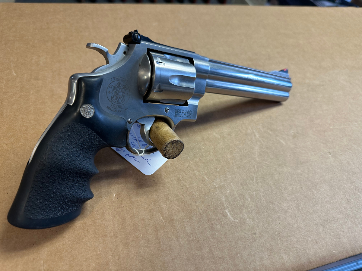 Smith & Wesson Model 629 Classic 6 Shot Stainless Revolver 6 Inch ...