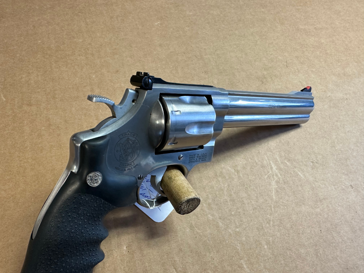 Smith & Wesson Model 629 Classic 6 Shot Stainless Revolver 6 Inch ...