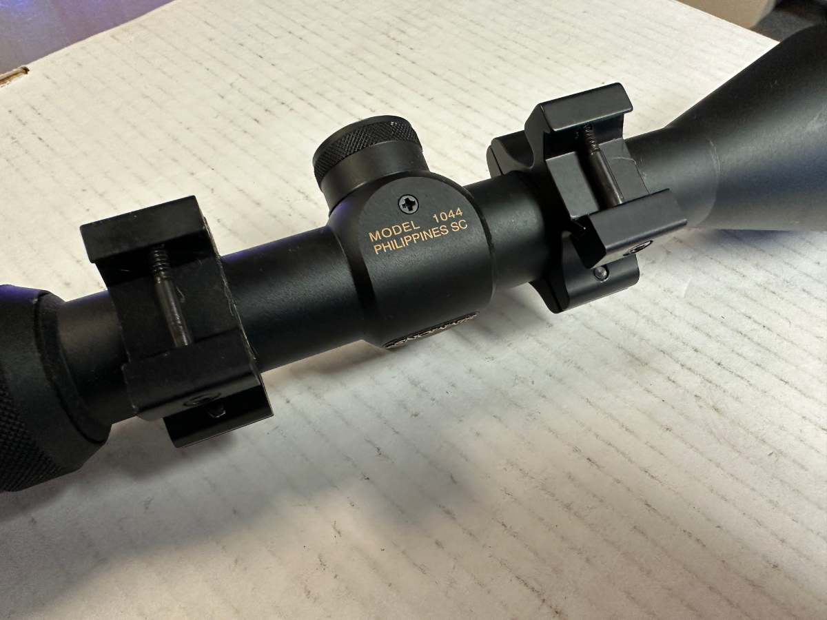SIMMONS 3-10X44 WIDE ANGLE RIFLE SCOPE WITH RINGS IN GOOD CONDITION SEE ...