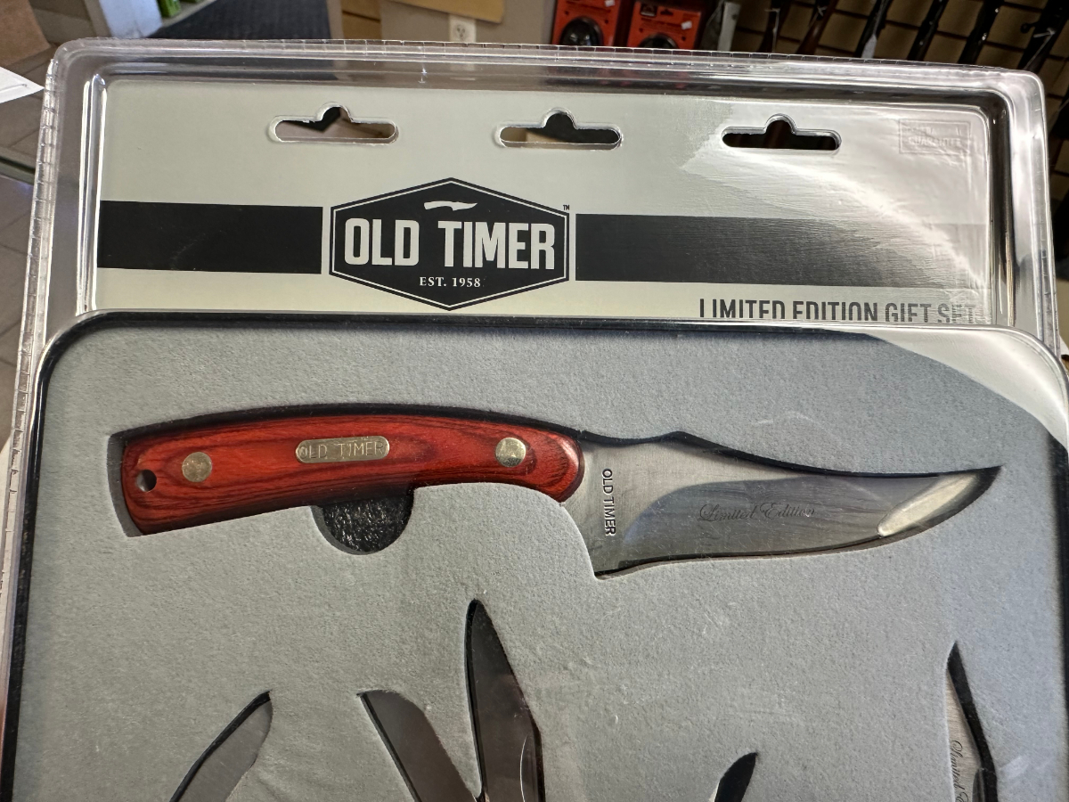 New Schrade Uncle Henry 3 Piece Old Timer Collectible Tin Knife Set ...