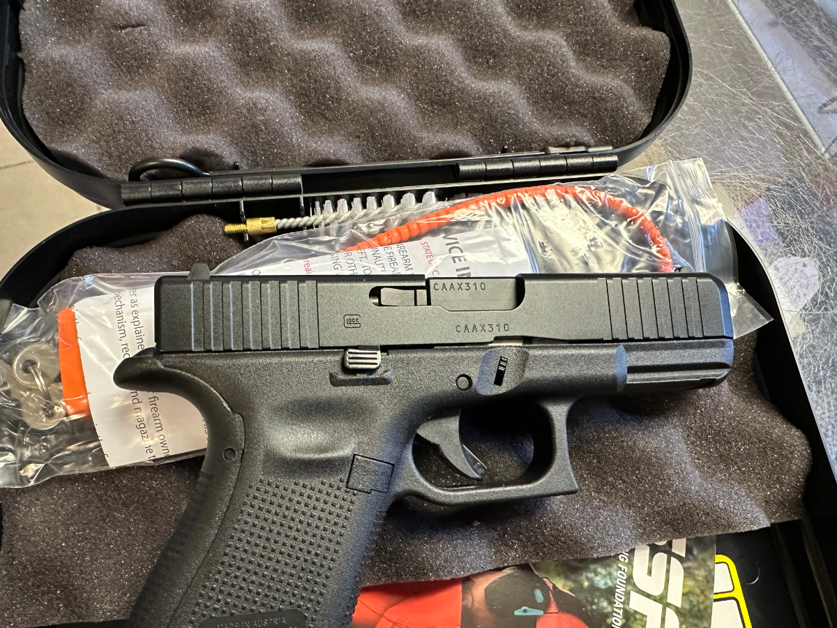 Glock G19 Gen5 Compact 15+1 4.02" Black GMB Barrel Black nDLC Serrated ...
