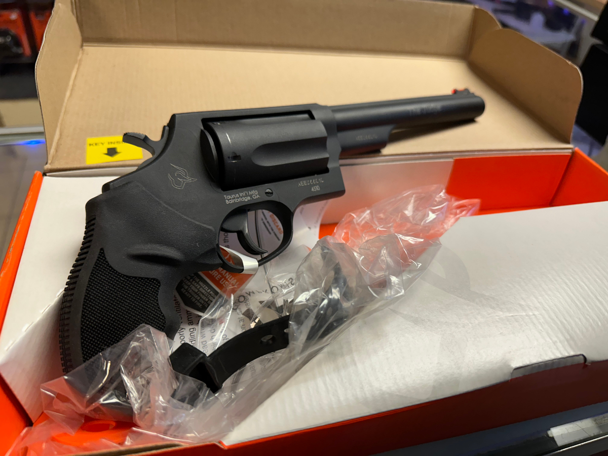 Taurus Judge 45 Colt (LC) Caliber or 2.50" 410 Gauge with 6.50" Barrel ...