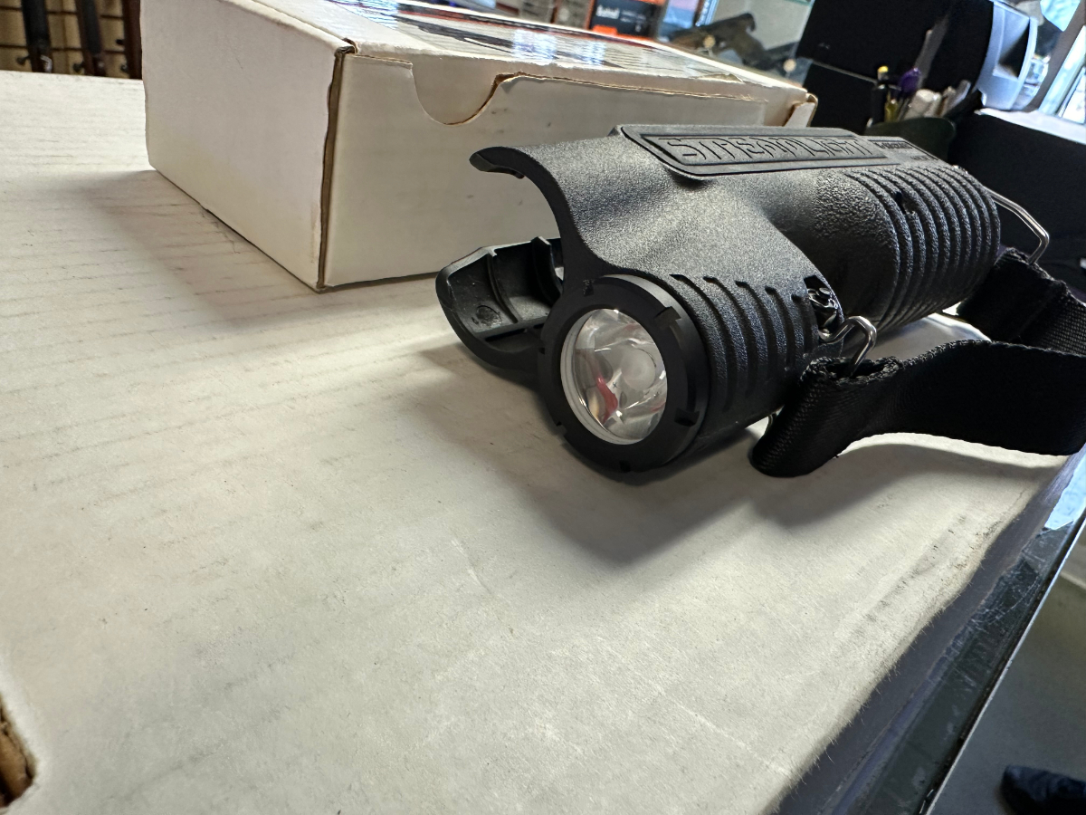 Streamlight TL-Racker Shotgun Forend Light Mossberg 500/590 1000 Lumens ...