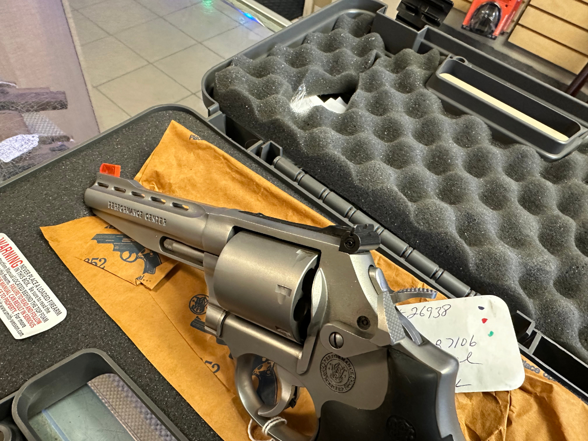 Smith & Wesson Model 686 Performance Center Plus Stainless Steel 5 Inch ...