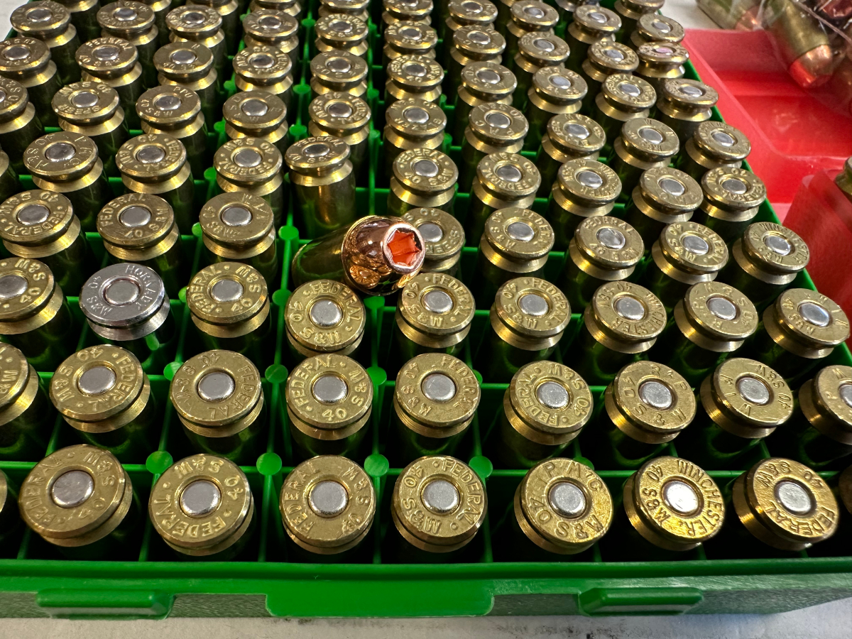 Smith & Wesson 200 ROUNDS 40 S&W 165 GRAIN HOLLOW POINT RELOADING AMMO ...