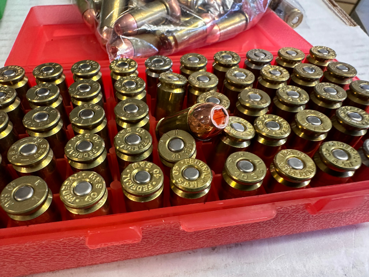 Smith & Wesson 200 ROUNDS 40 S&W 165 GRAIN HOLLOW POINT RELOADING AMMO ...