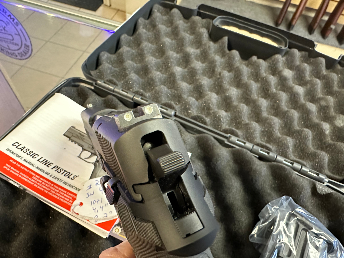 Sig Sauer P226 Extreme Full Size Frame 10+1, 4.40" Black Carbon Steel ...