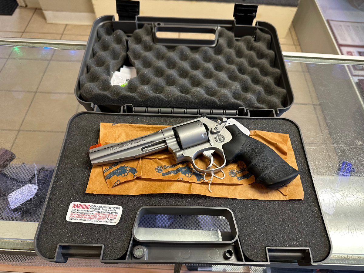 Smith & Wesson Model 686 Performance Center Plus Stainless Steel 5 Inch ...