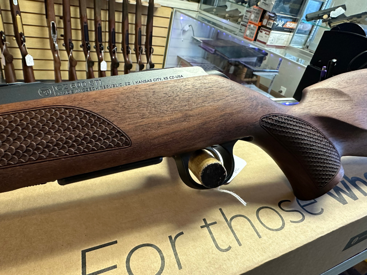 Cz 600 Lux Full Size 4+1 20 Inch Black Light Threaded Barrel Walnut Bavarian Style Stock, Right ...