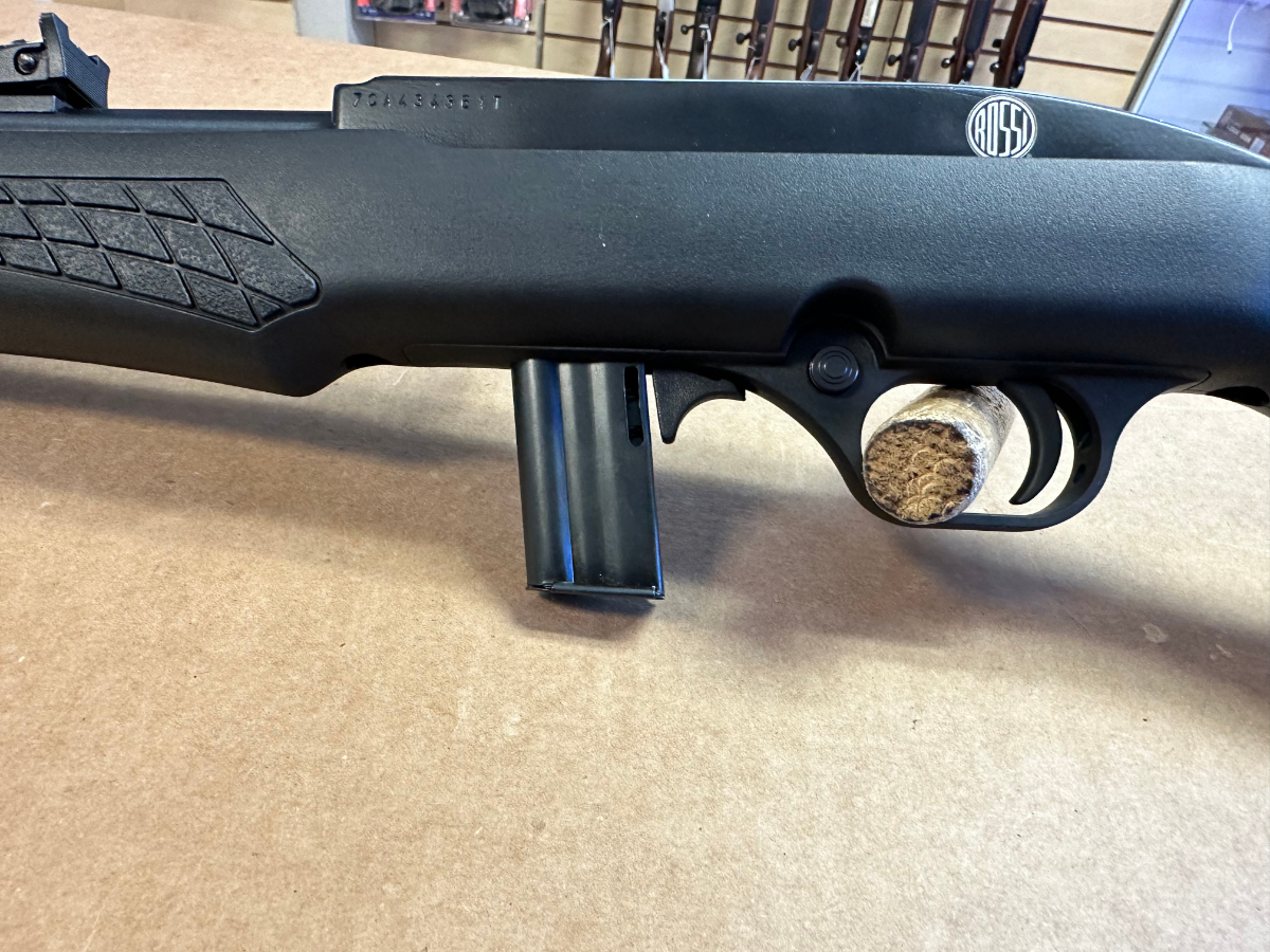 Rossi MODEL RS22 SEMI-AUTO RIFLE IN GREAT CONDITION DETACHABLE MAGAZINE ...