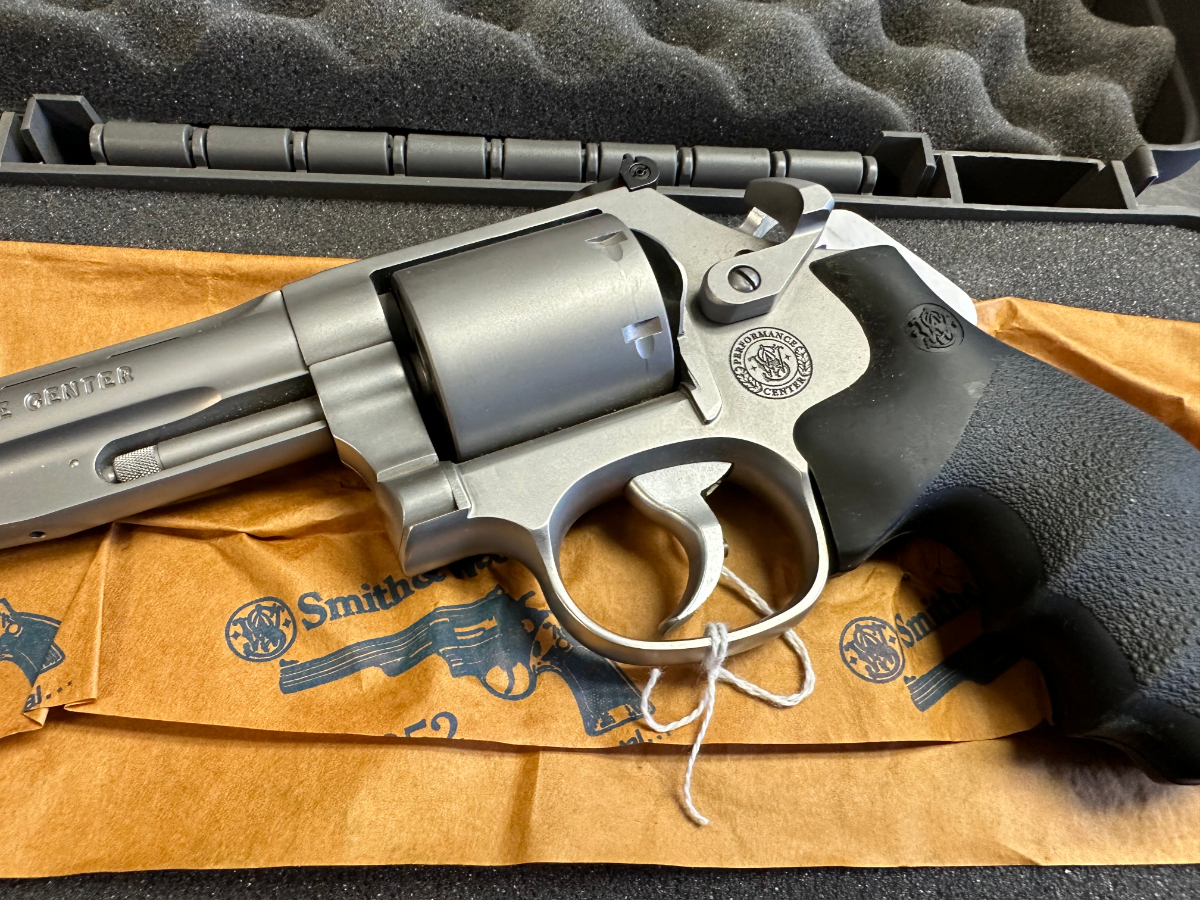 Smith & Wesson Model 686 Performance Center Plus Stainless Steel 5 Inch ...