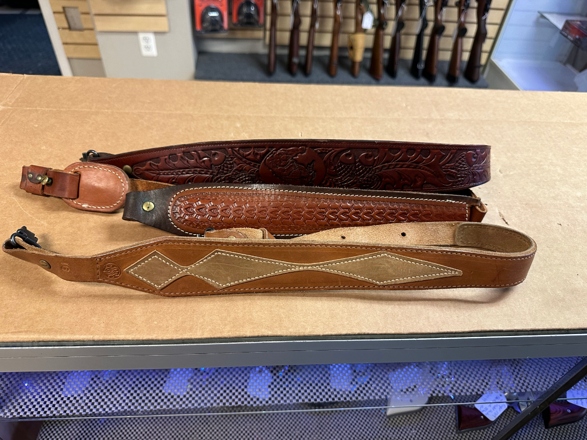 Smith & Wesson VERY NICE LOT OF HIGH QUALITY LEATHER RIFLE SLINGS WITH ...