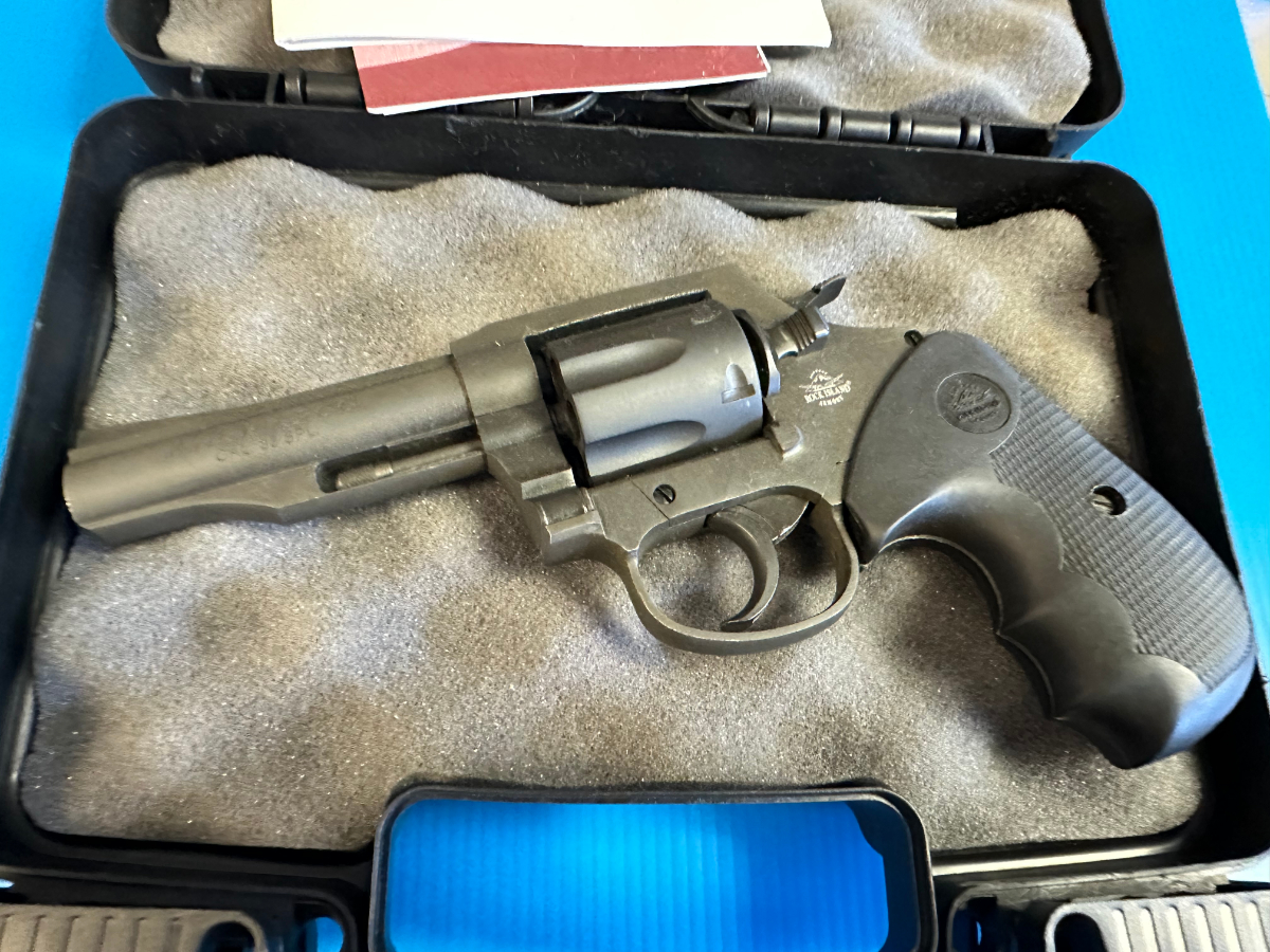 Rock Island Armory M200 Medium Frame 6rd 4 Inch Black Parkerized Steel ...