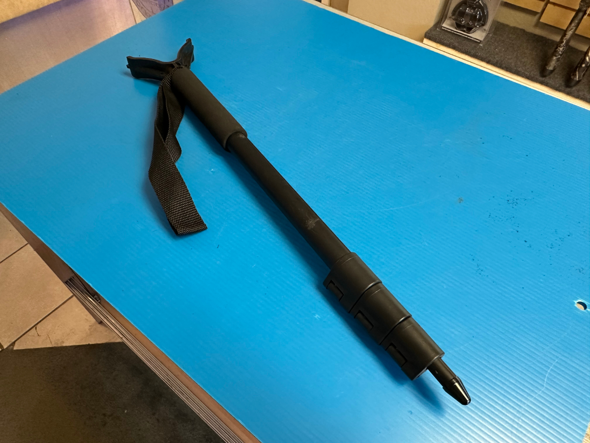 Nice Allen Extendable Shooting Stick In Great Condition For Sale at ...