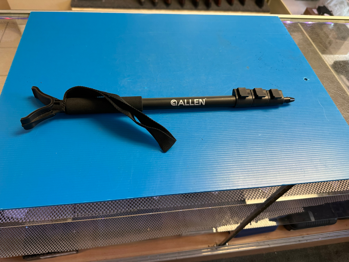 Nice Allen Extendable Shooting Stick In Great Condition For Sale at ...